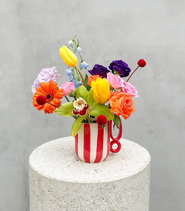 Flower Break Kırmızı El İşi Seramik Kupada Rengarenk Mini Aranjman